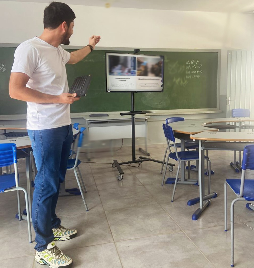 Professor Lucas Mercer Leniar